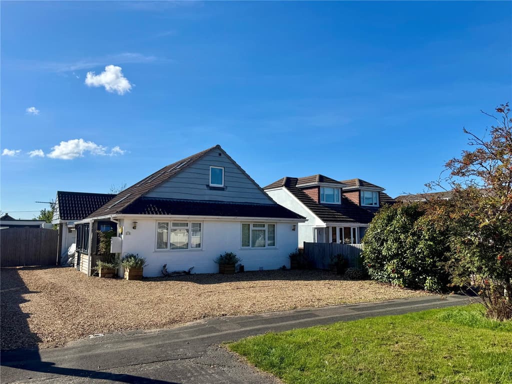 Properties for sale in Barton On Sea | Pettengells