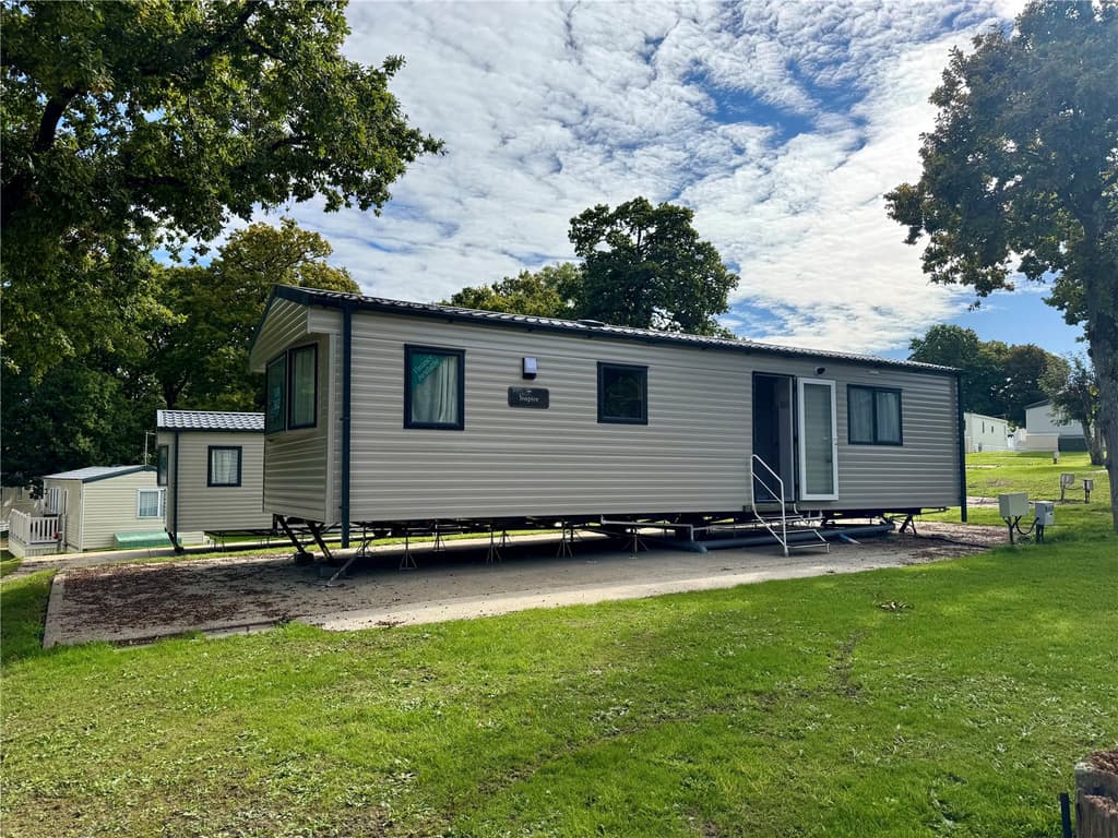 Park home for sale in Hampshire | Pettengells